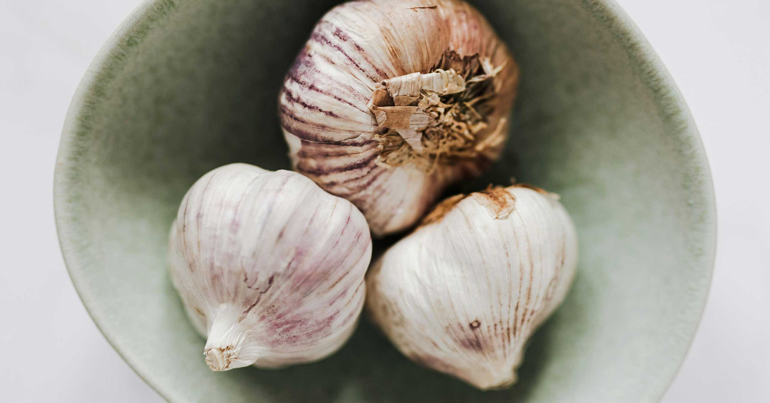 For Treating Acne, Should You Use Raw Garlic?