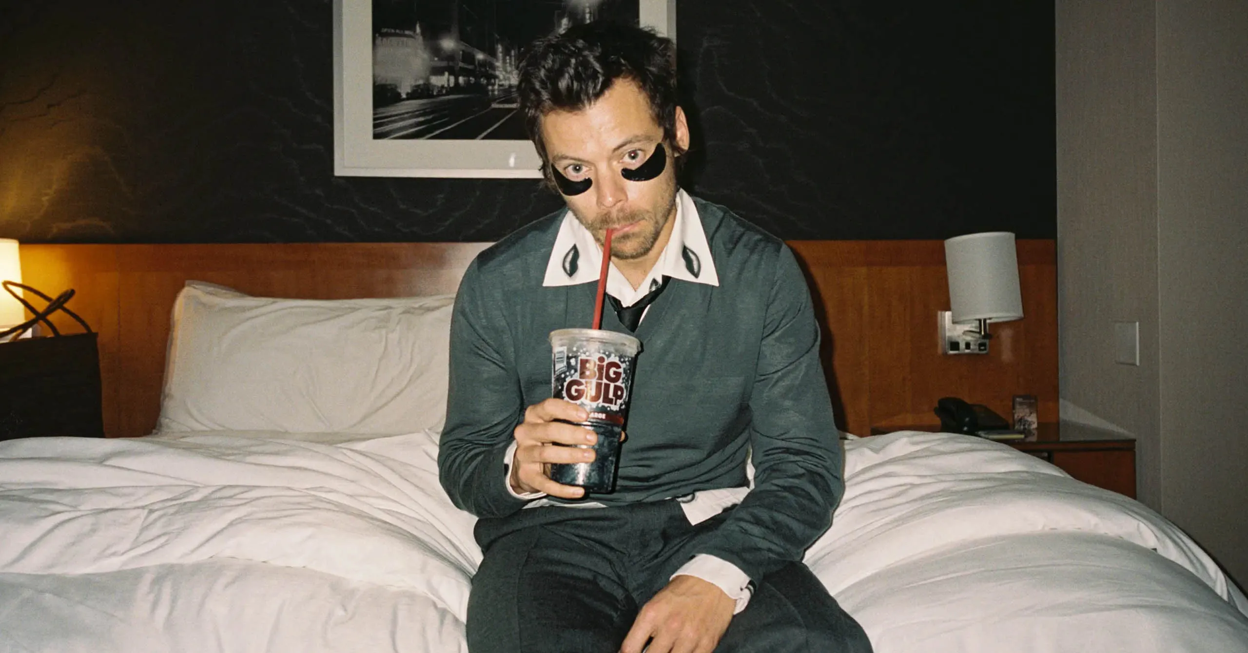 Harry Styles’s Disco Routine Includes Eye Patches